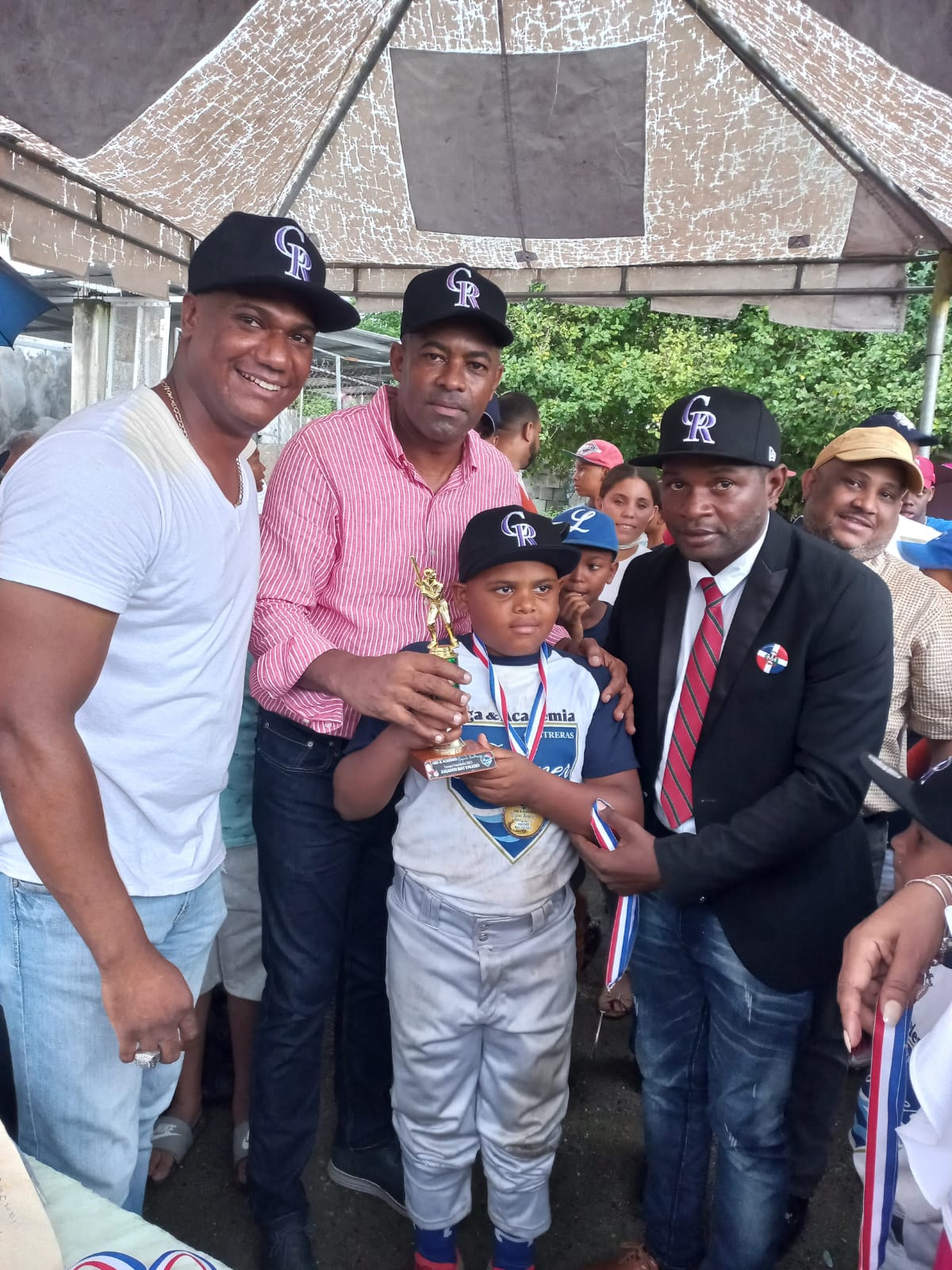 Adrian Contreras es el MVP Torneo Navideño Liga Rayner - CDN Deportes