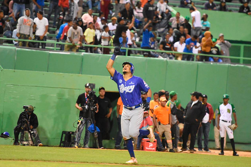Tigres del Licey vencen 2-1 a las Estrellas Orientales